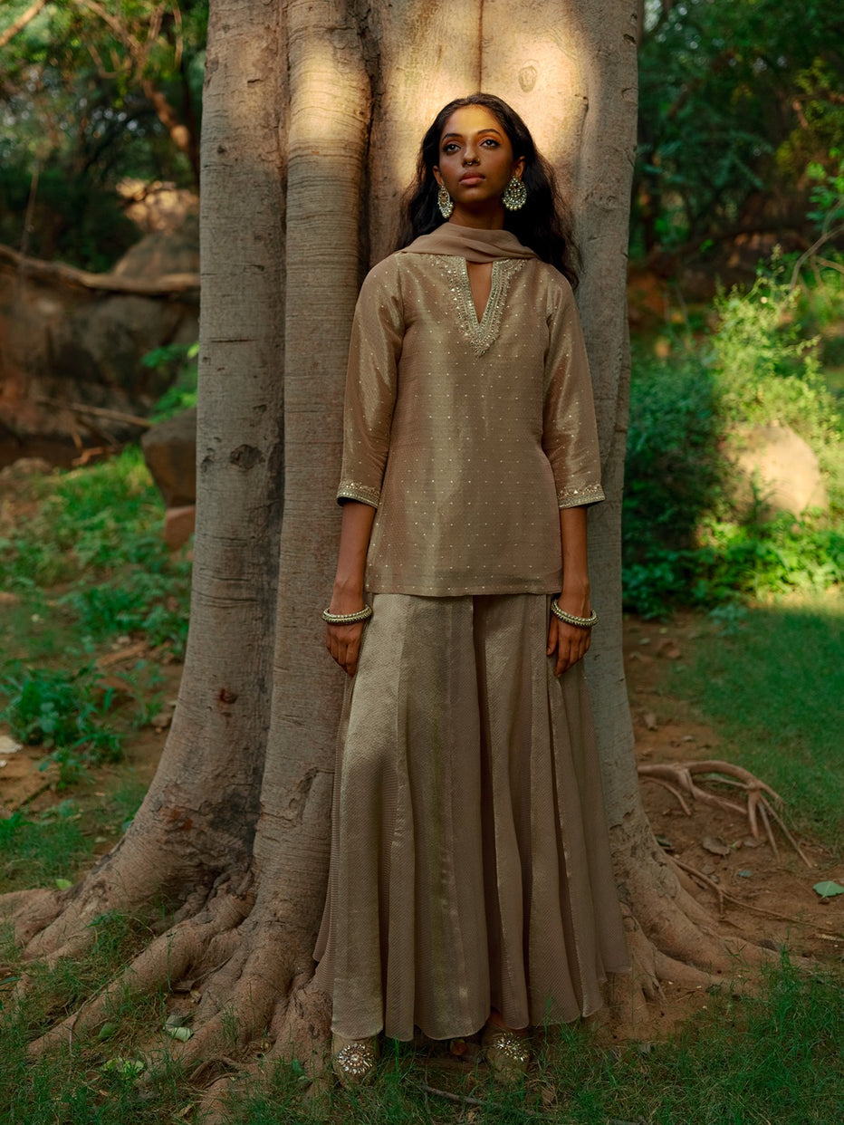 Safeena – Label Naariti